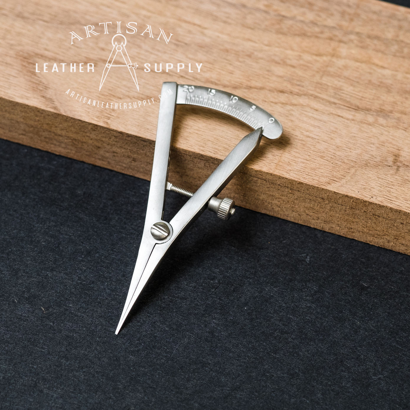 Precision Scratch Compass – artisan leather supply