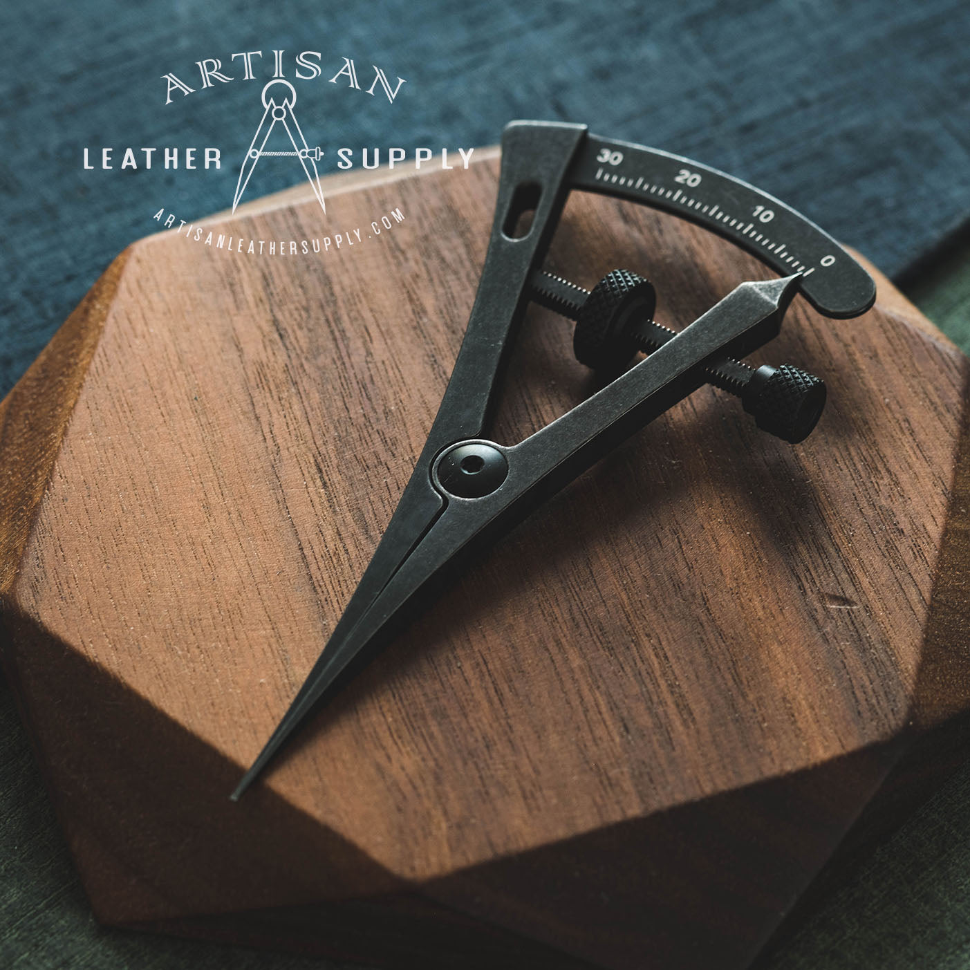 Precision Scratch Compass – artisan leather supply