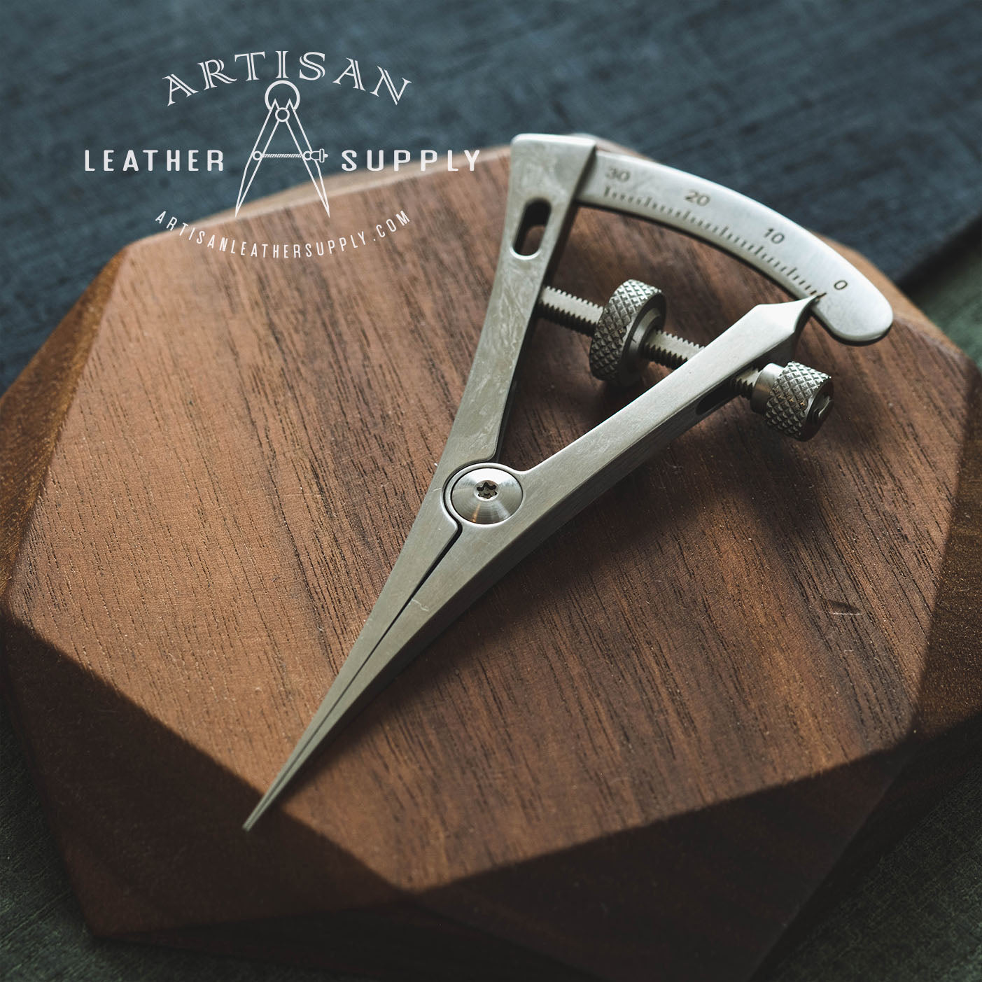 Precision Scratch Compass – artisan leather supply